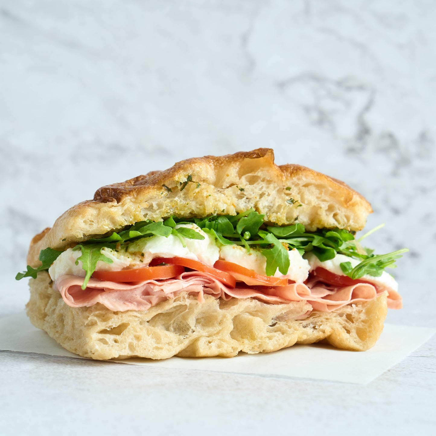 Focaccia Sandwich de Mortadela de Pistacho – Con olor a Pan