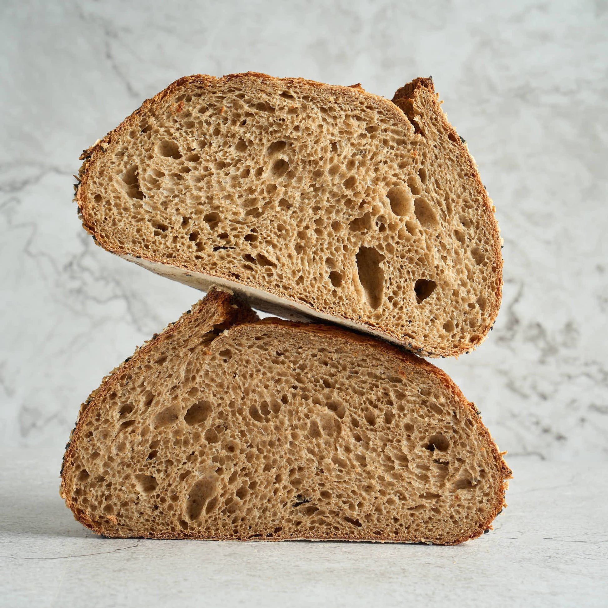 Pan de Masa Madre Integral con Semillas – Con olor a Pan